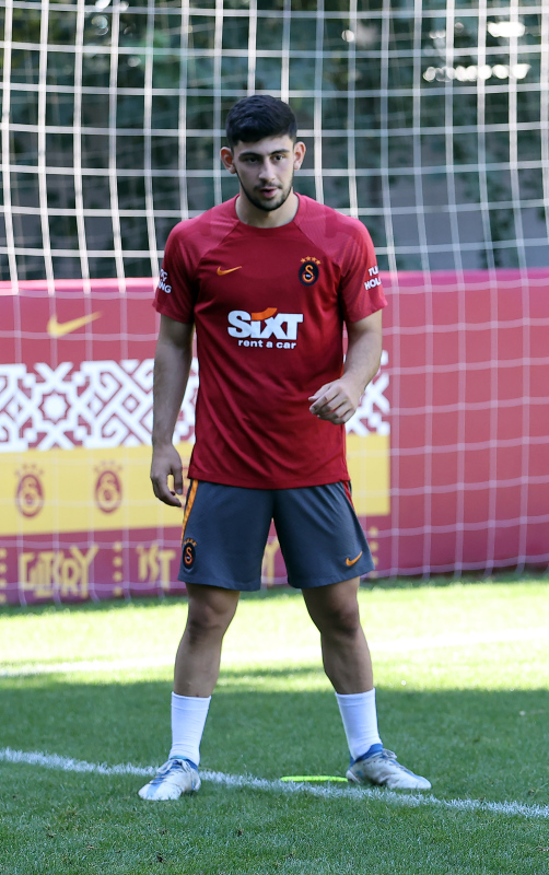 GALATASARAY HABERLERİ: İmza sonrası ortalık karıştı! Yusuf Demir’in ...