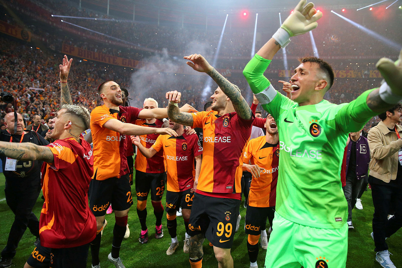 Fransızlar duyurdu! Galatasaray’a Alexis Sanchez’den haber var ...