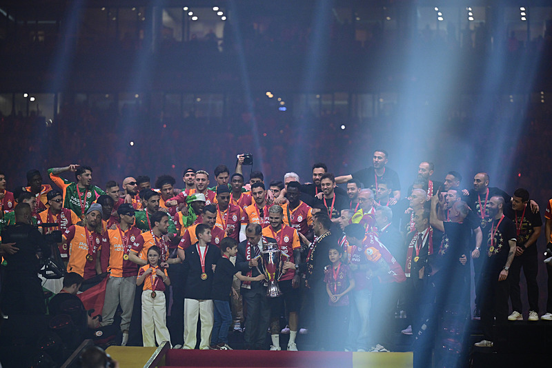 Manchester United’dan Galatasaray’a ’10 numara’ transfer!